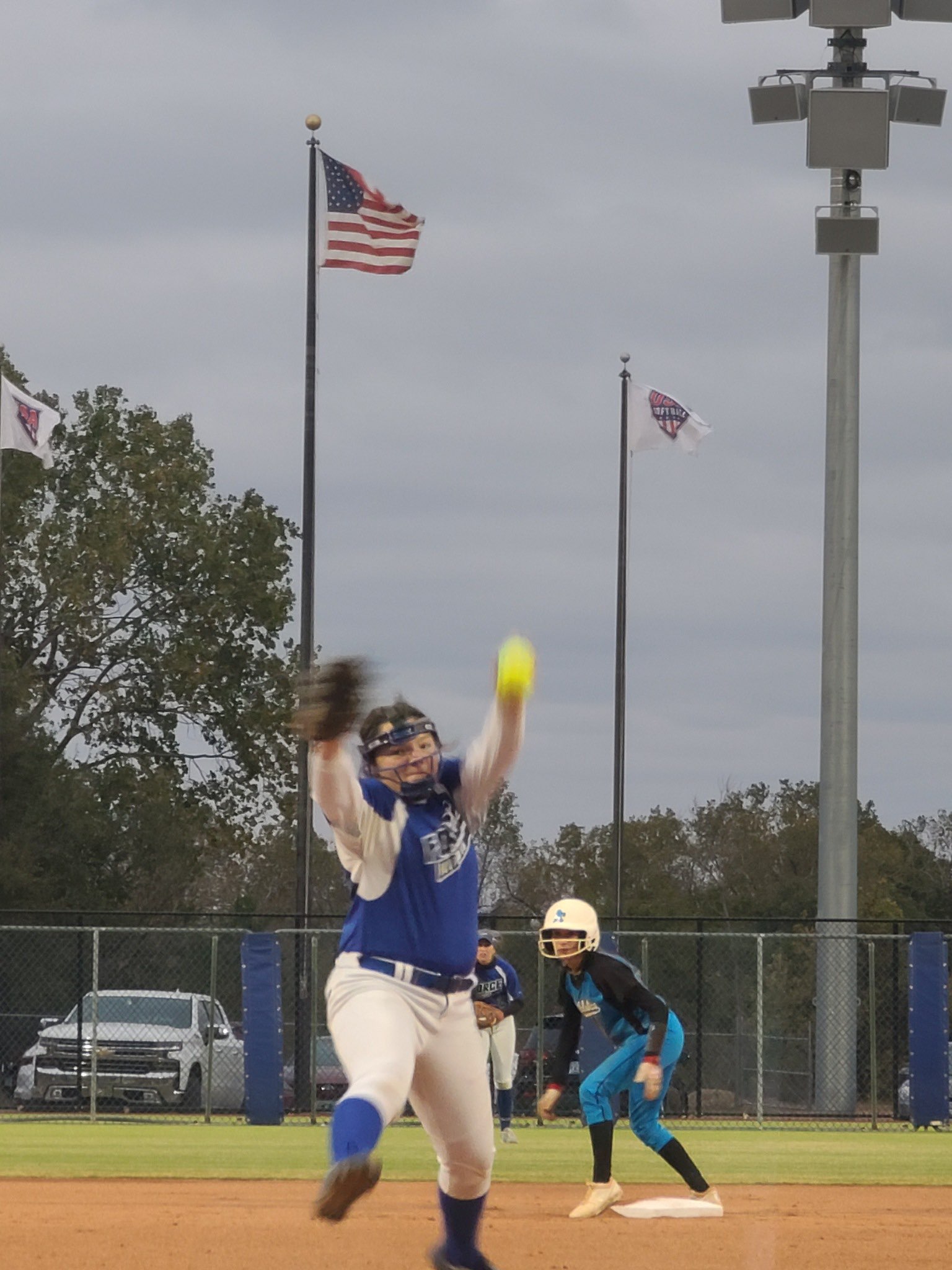 Future University of Illinois softball star continuing to showcase her ...