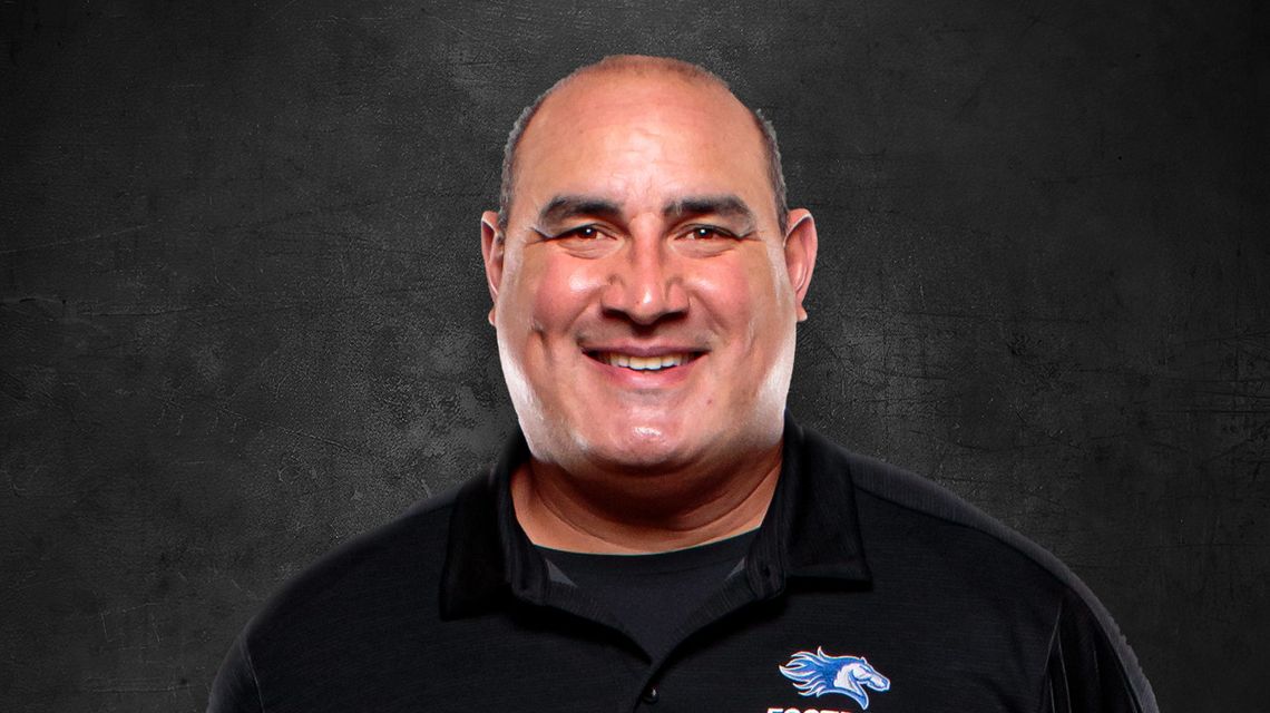 Former NFL great Marco Rivera steps in as Shelton head football coach - BVM Sports