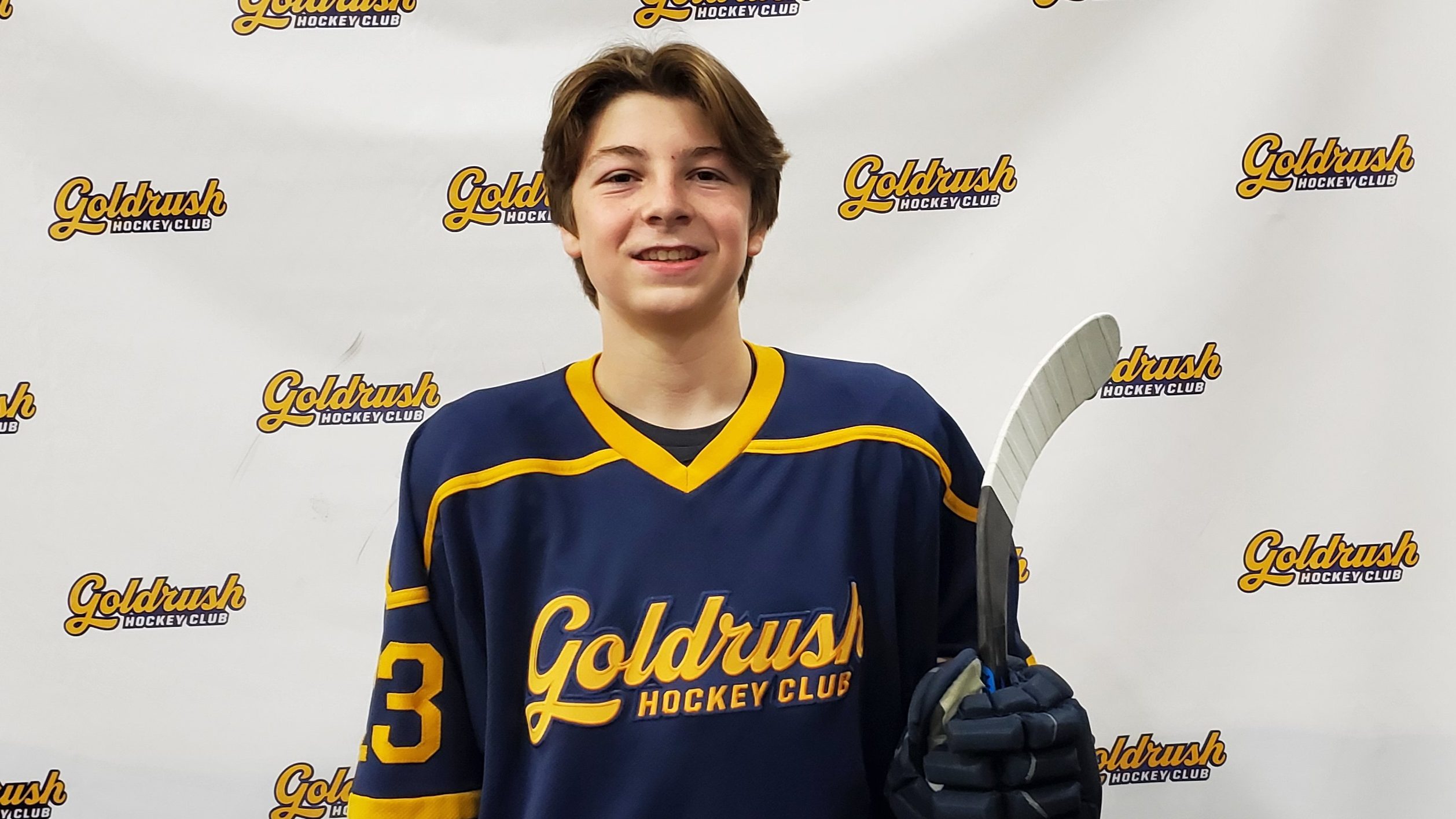 Get to know Damien hockey player, sophomore Gavin Injijian - BVM Sports