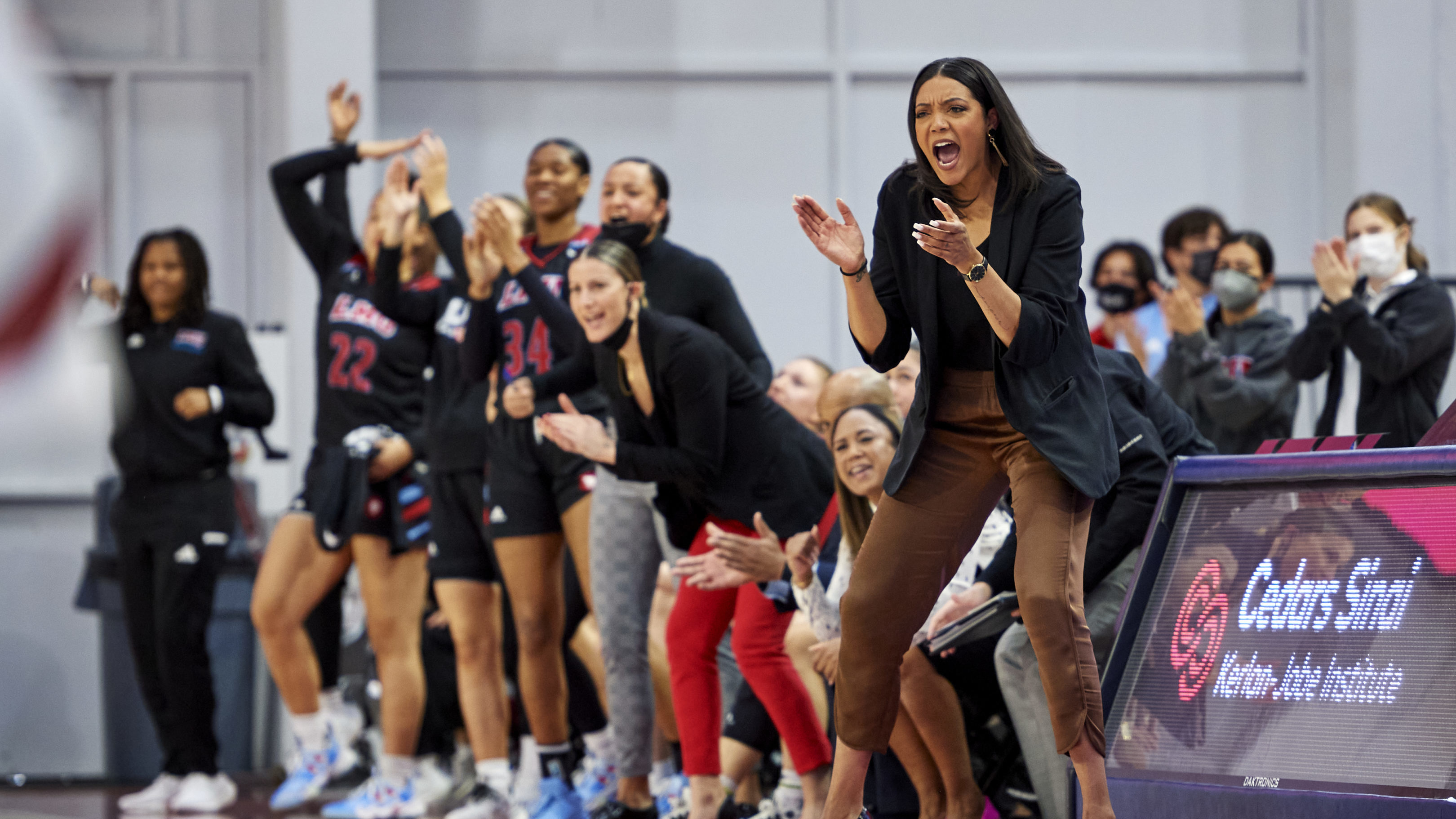 LMU basketball fully returns for first time since 2020 - BVM Sports