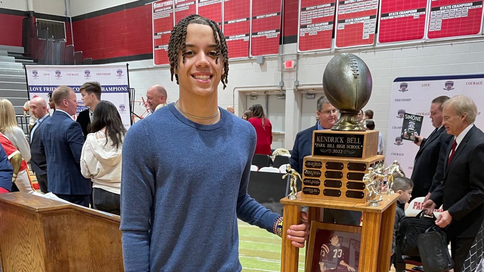 Park Hill football player Kendrick Bell earns Simone Award - BVM Sports