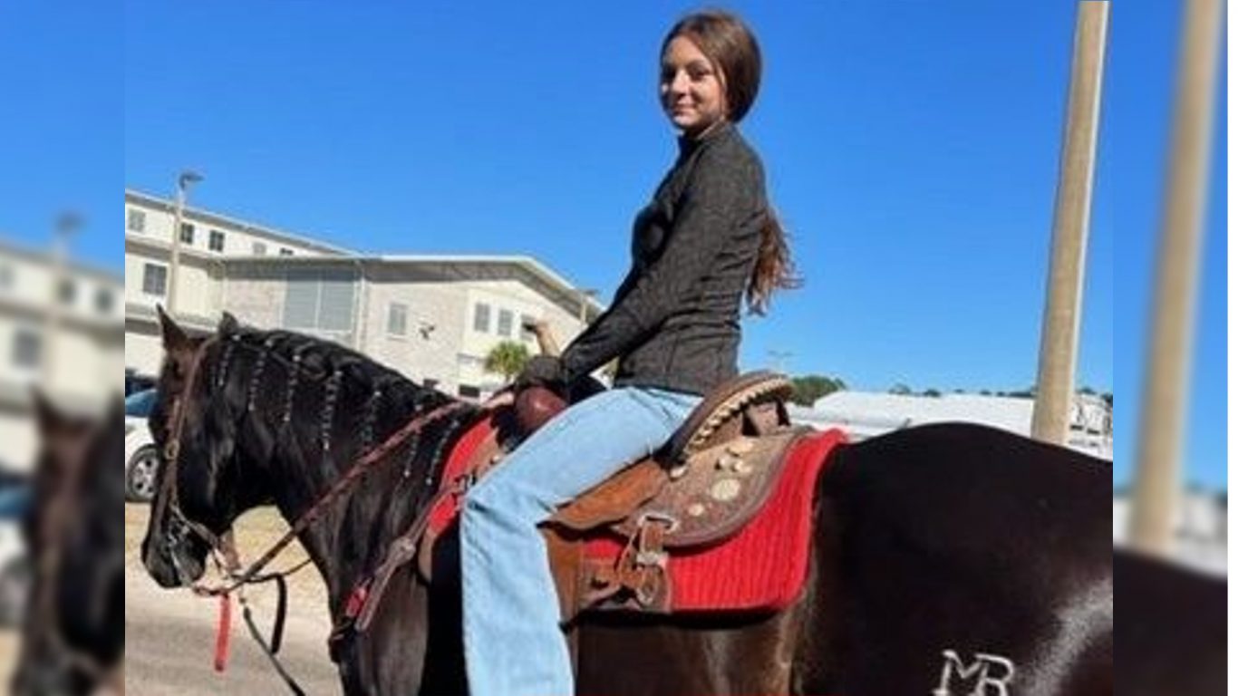 Get to know thirteen-year-old Ocala barrel racer Emma Trahan - BVM Sports