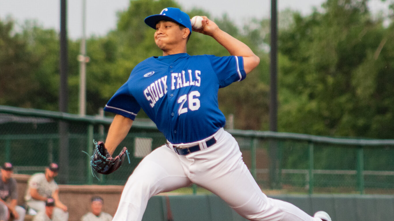 Angel Lebron earns first win of his professional career with Sioux ...