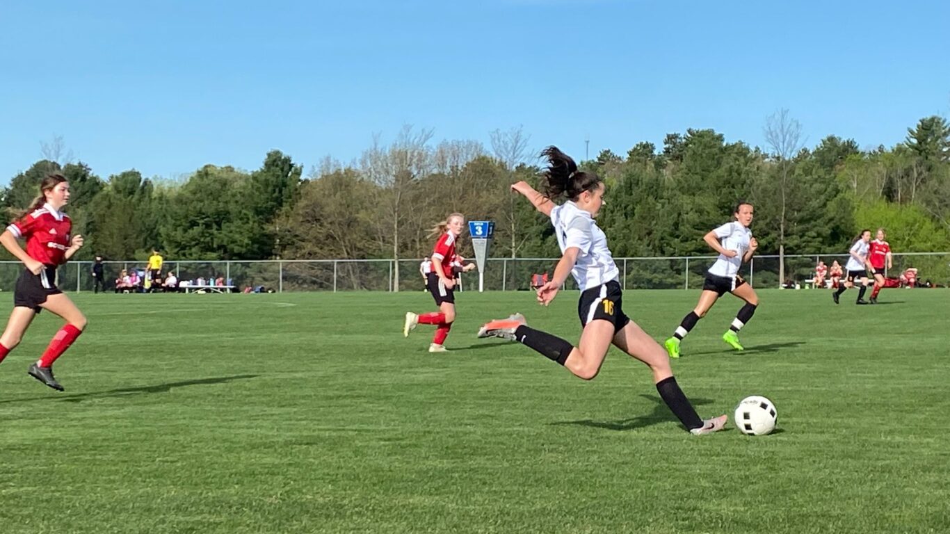 Wausau area soccer player Eliana Schmidt tries to be supportive ...