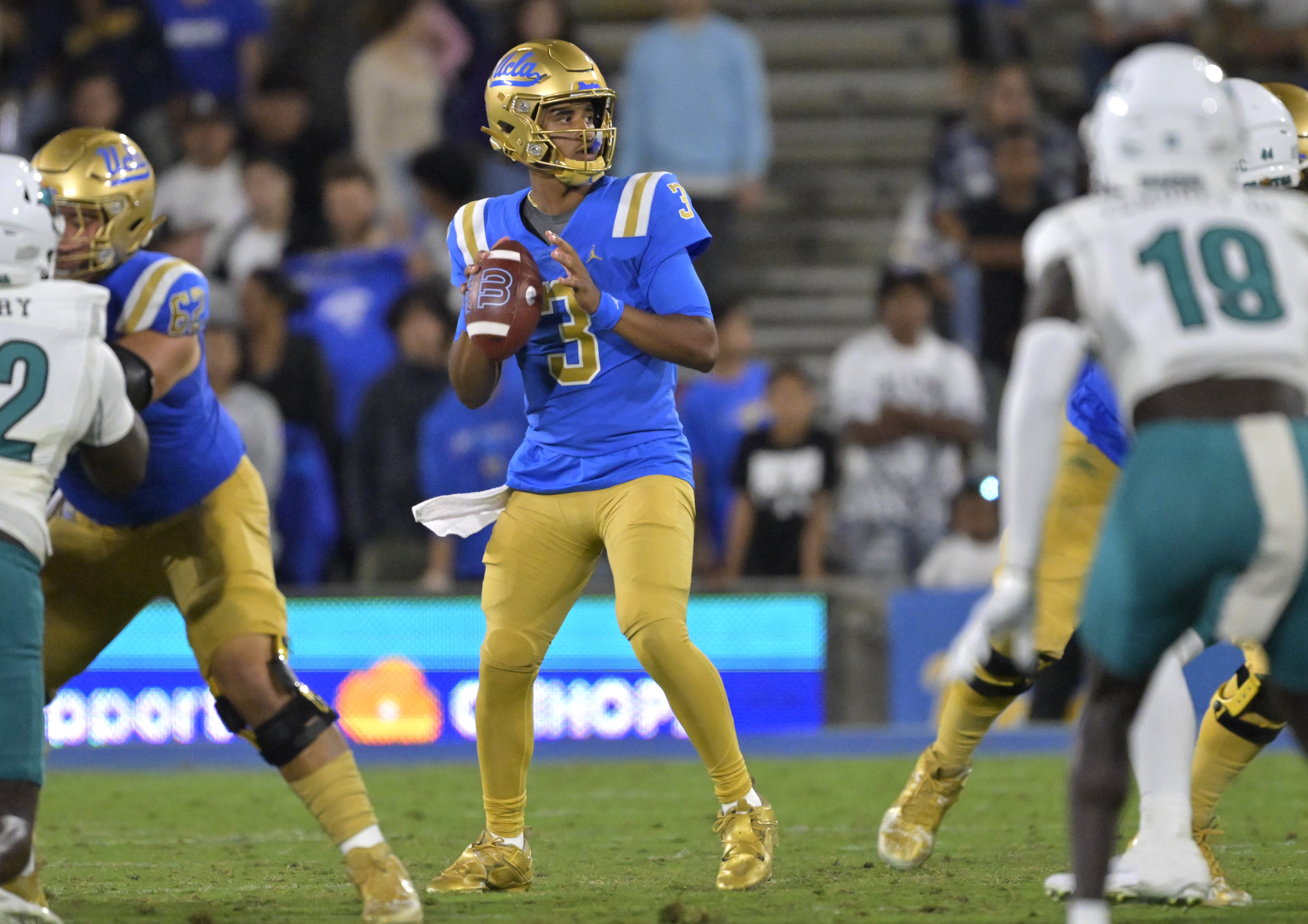 Dante Moore transferring; 5 landing spots for freshman QB