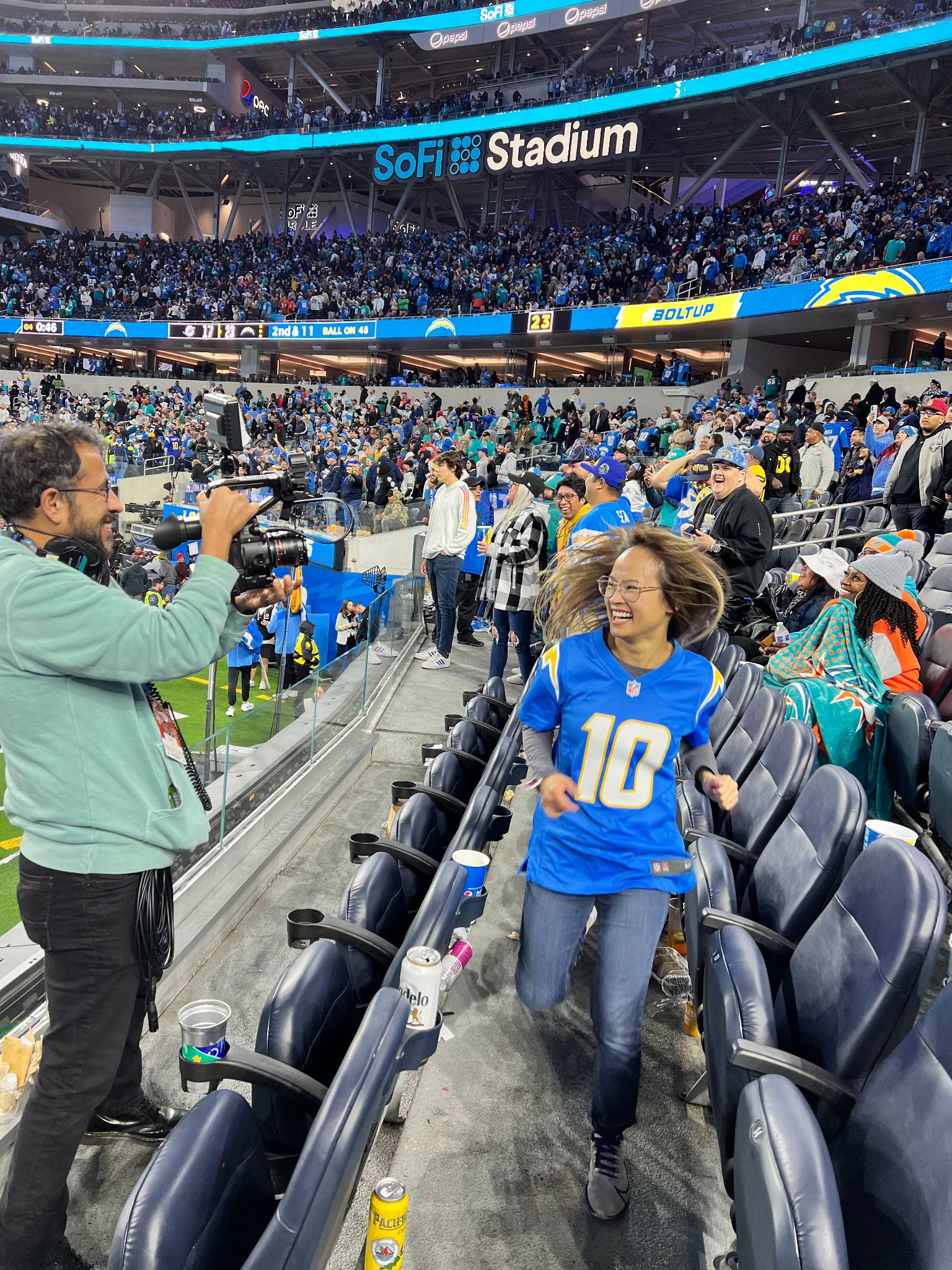 Meet Chargers viral superfan, Yorba Linda's Merrianne Do - BVM Sports