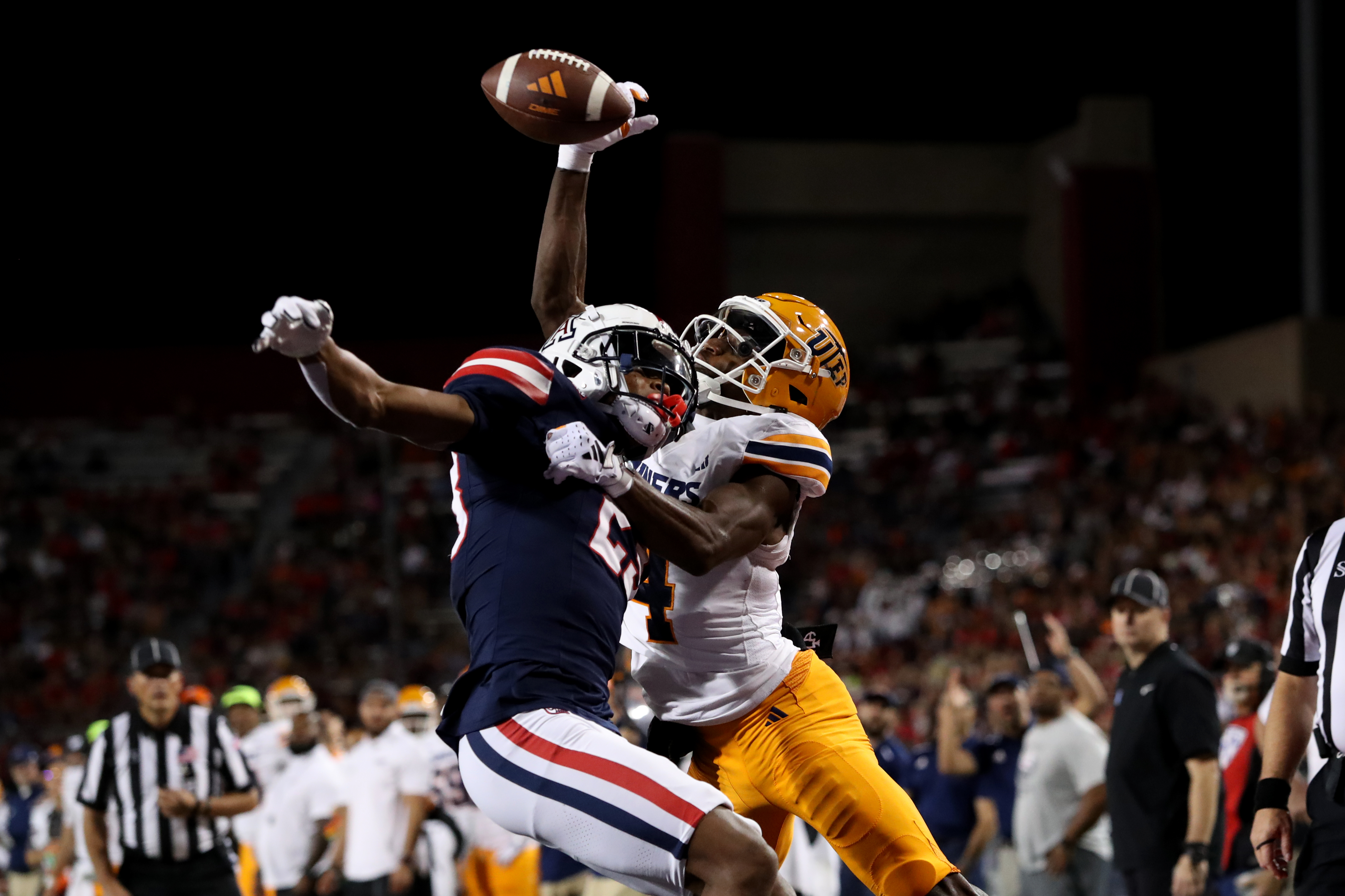 Tacario Davis transferring; 5 potential landing spots for DB