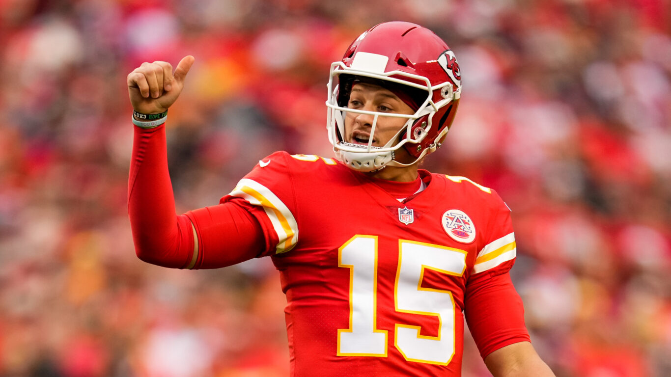 Smartest NFL QBs in AFC West by GPA, degree, cognitive score