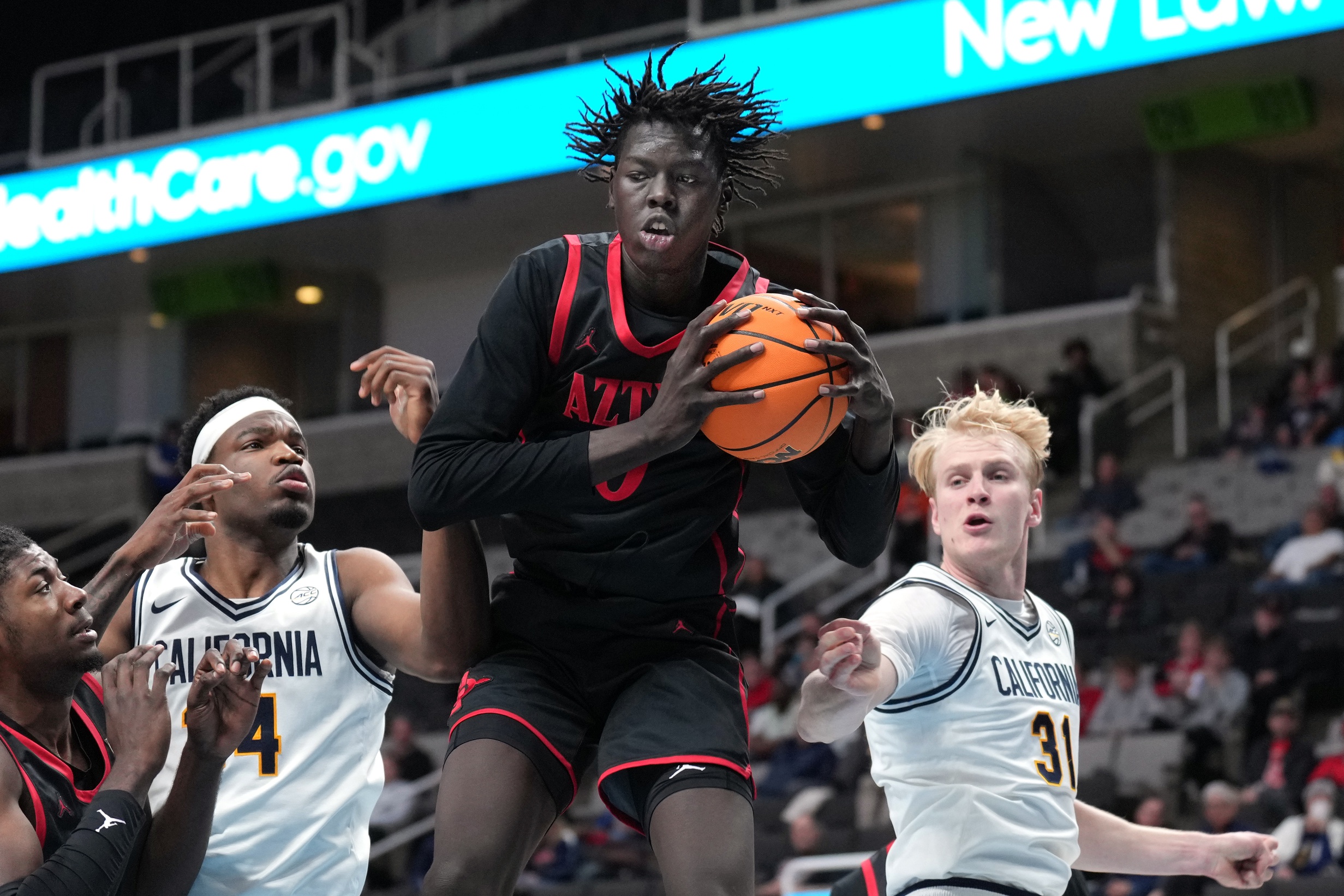 Magoon Gwath transferring: 5 landing spots for 7-foot defensive POY