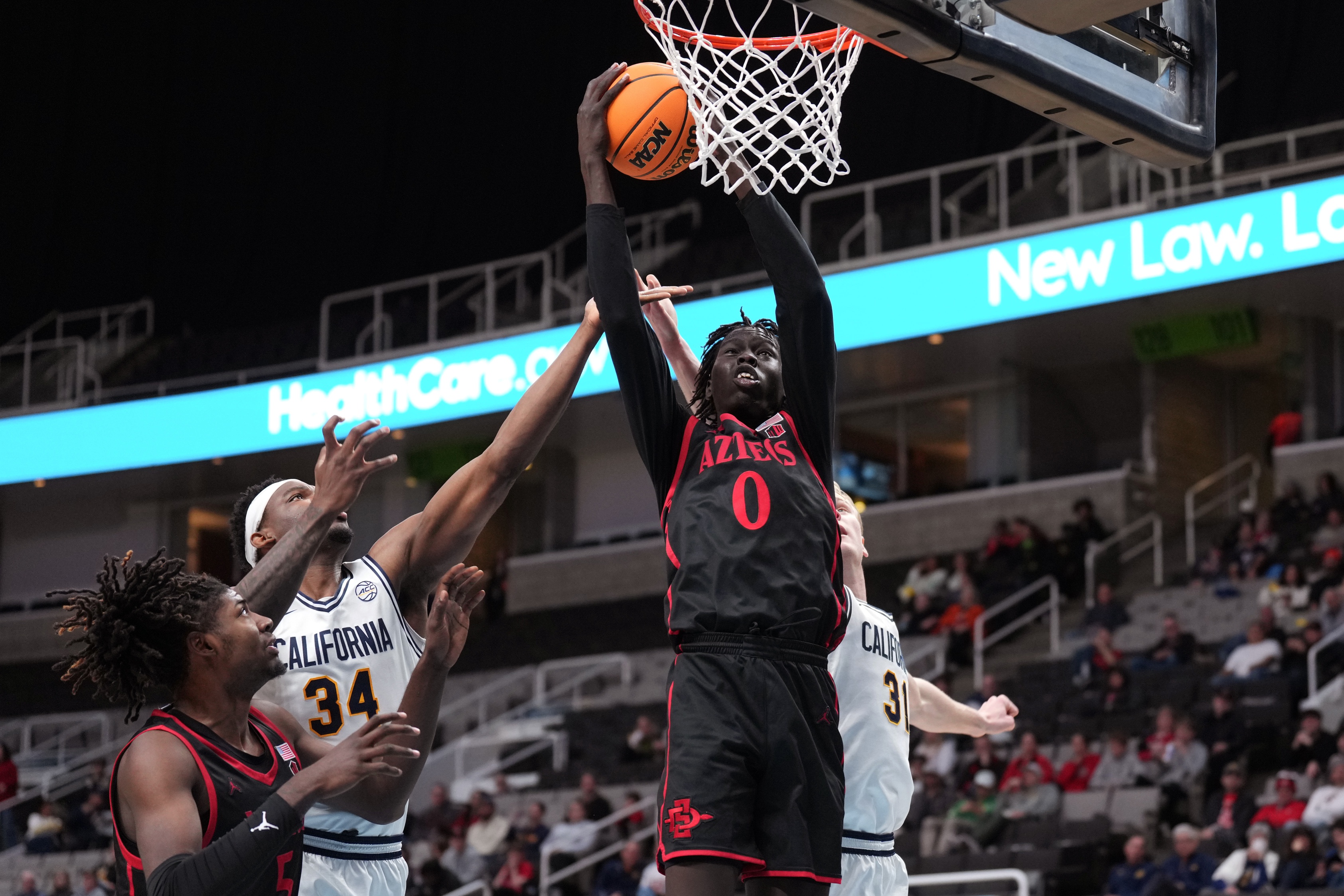 Magoon Gwath transferring: 5 landing spots for 7-foot defensive POY