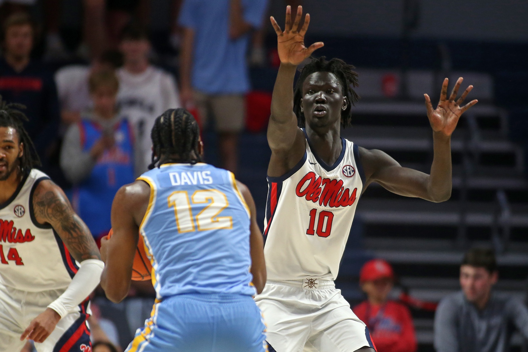 John Bol transferring: 5 landing spots for 7-foot-2 center